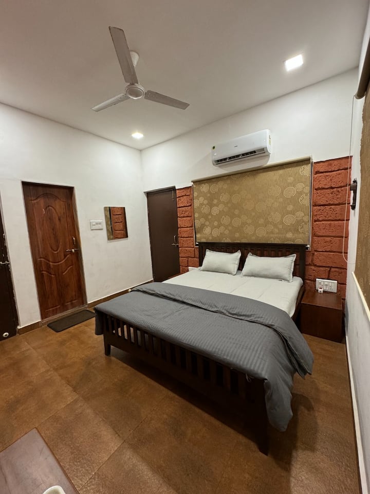 Bhosale Wada- Holiday Homes
Harihareshwar - Shrivardhan