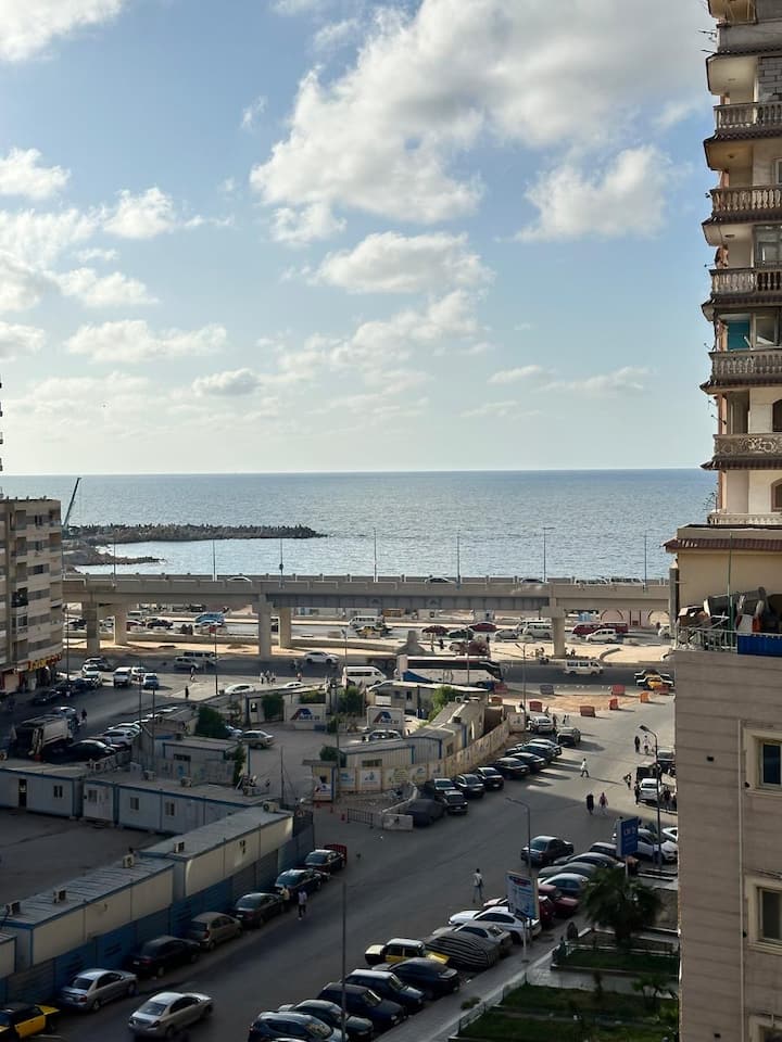 شقة بالاسكندريه علي البحر - Alexandria