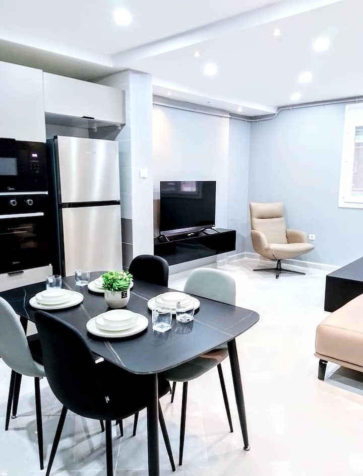 New | F3 Chic | Parking, Aéroport, Tram, Mer | - Argel