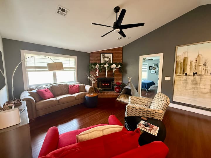 Comfort & Convenience: Firepit, Bike & Hike In/out - Rogers, AR