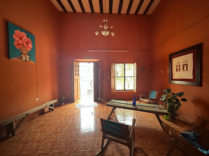 Grandparents' Colonial House, Downtown Experience - Valladolid