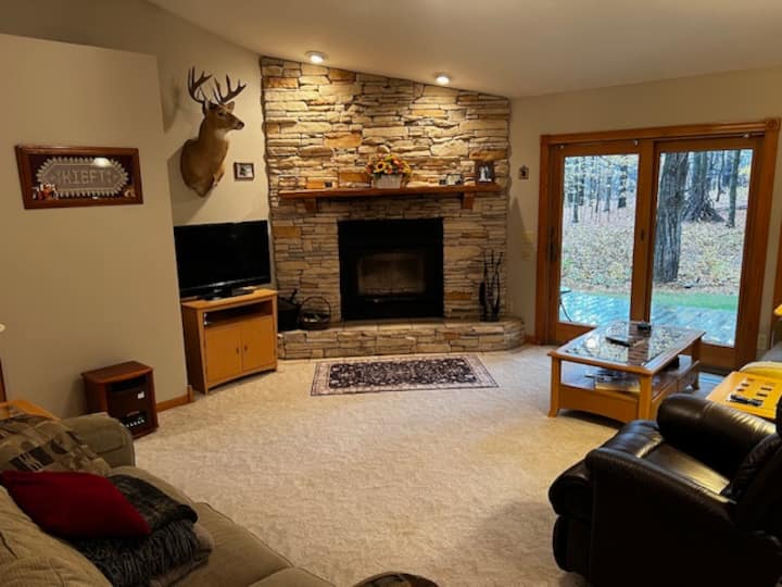 Snowmobile/ski - 3 Bedroom House On 40 Acres - Caberfae Peaks, MI