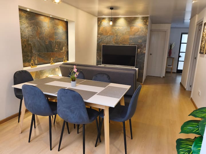 Departamento Familiar De Lujo Frente A La Catedral - Cuenca