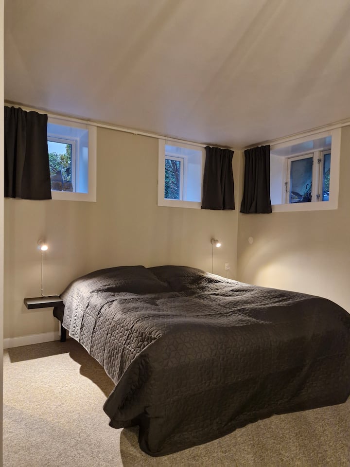 Lys, Varm Og Tør Kælderlejlighed  I Brønshøj - Copenhague