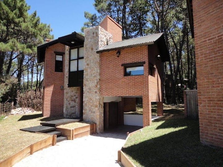 Excelentes Cabañas En Bosque De Mar Azul - Argentina