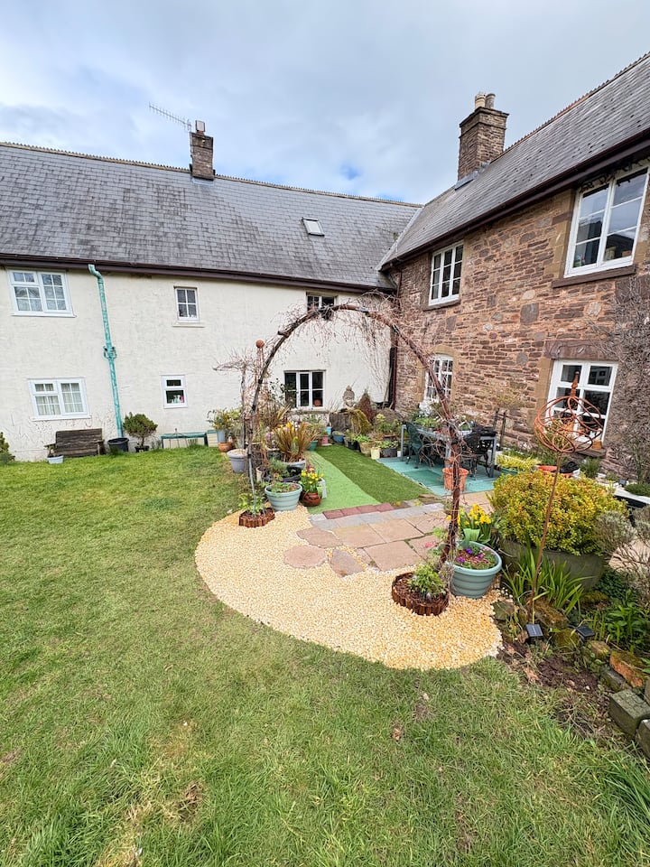 Pen-y-dre Farm Loft B&b - Abergavenny