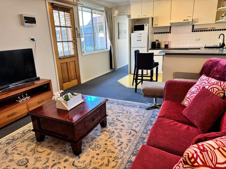 Guest House With Secure Parking - Canberra