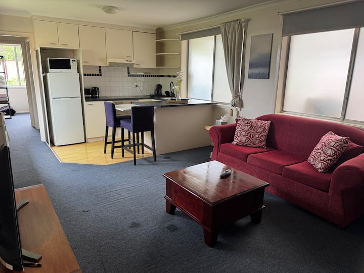 Guest House With Secure Parking - Canberra