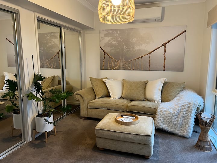 Luxury By The Beach – Peaceful Coastal Escape - Mordialloc