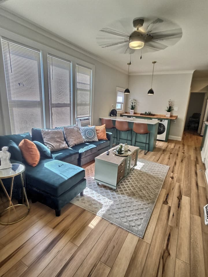 Lil Blue Bungalow - Milwaukee