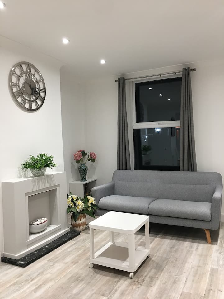 Bright And Spacious 3-bed Home In Ipswich - Woodbridge