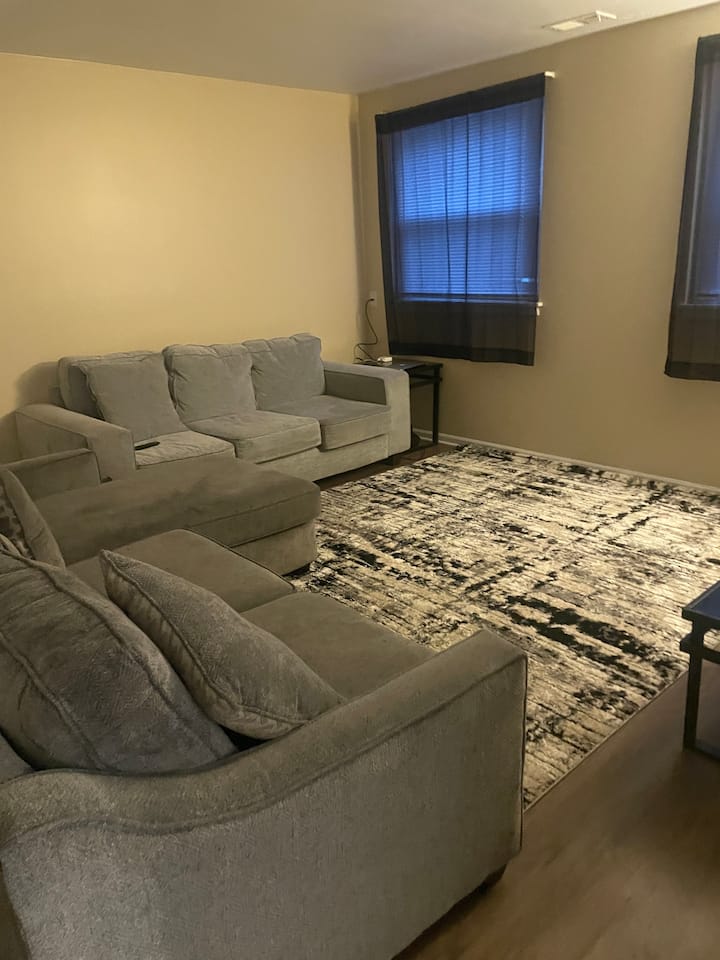 Lowkey Getaway In Town - Tinley Park, IL