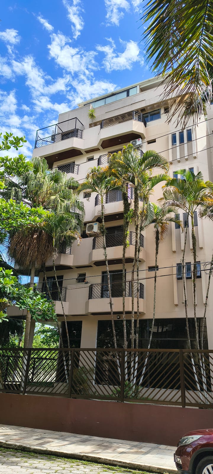Apartamento 2 Dorm,100 Metros Da Praia E Comércios - Guarujá