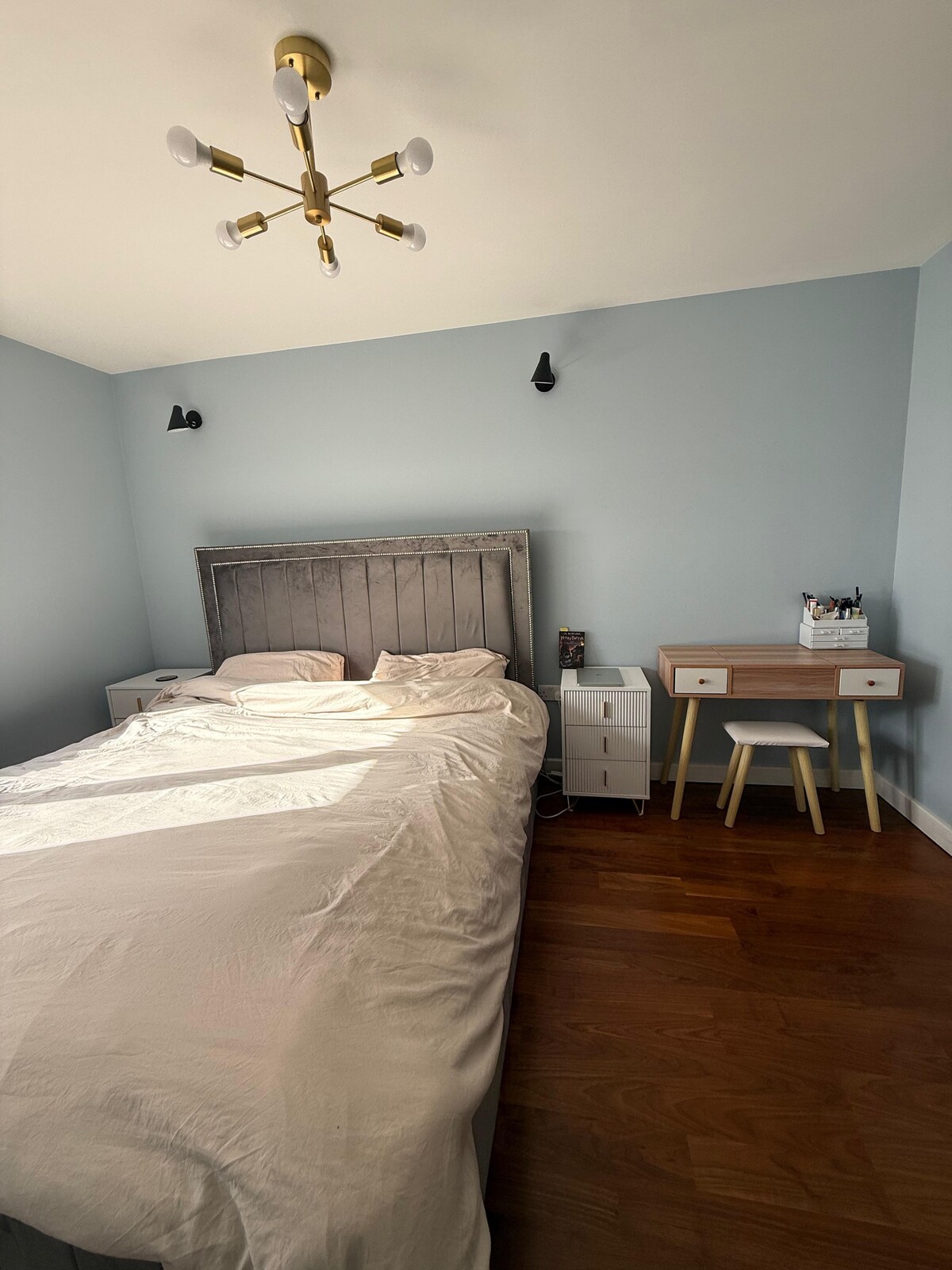 Bright 3-bedroom Flat| Spacious Stay by O2 Arena. - Airbnb