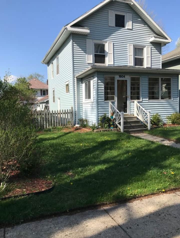 Historic Lansing Westside Neighborhood! - 랜싱