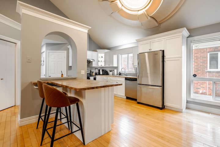 Sleeps12/bbq/pooltable/5min2dt - London, ON, Canada