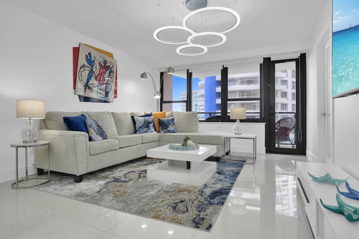 Dilux Alex | 2-br Condo With Ocean Views - Miami Beach, FL