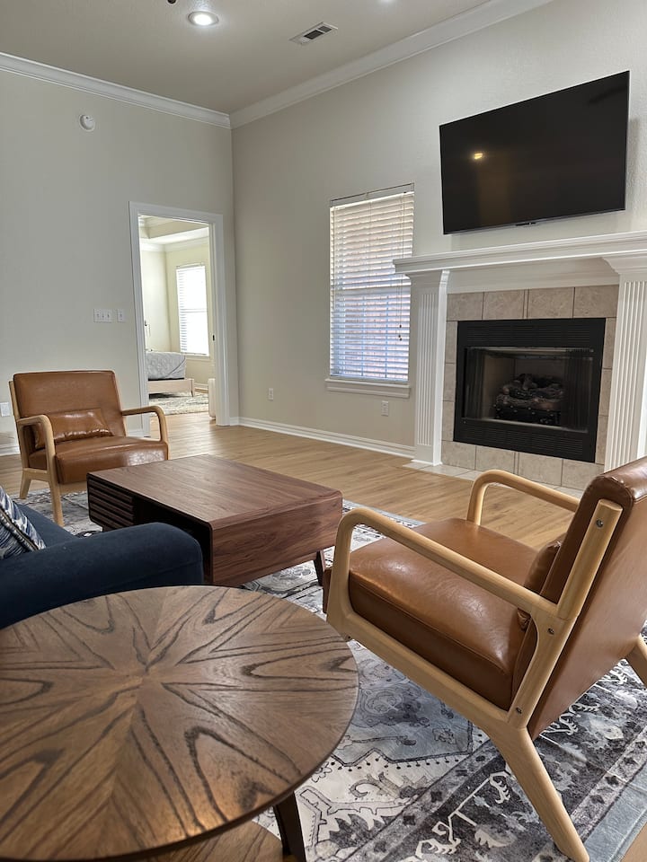 House Of Cheng · Cozy Nwa Stay For Family & Work - Lowell, AR