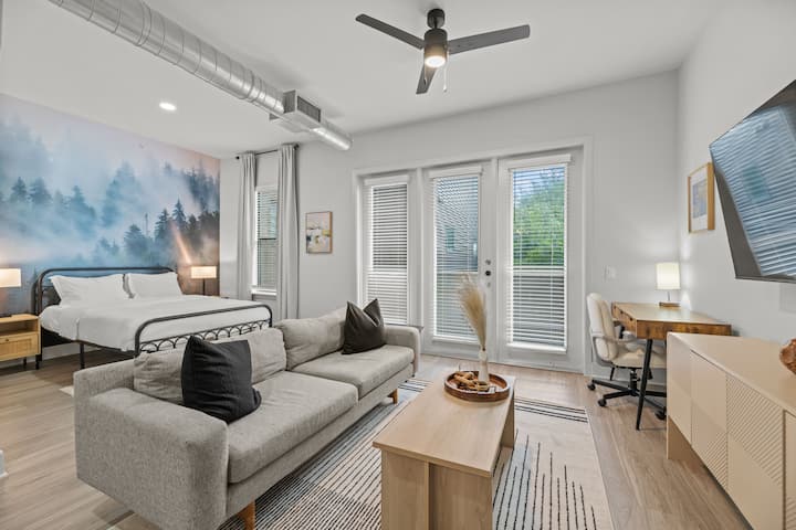 333 1br | Near Aac | Free Parking - Dallas, TX