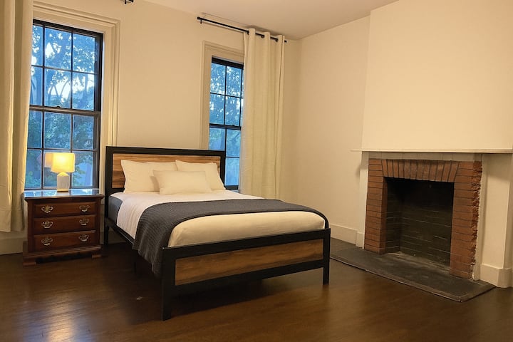 Full Size Room W/ Dedicated Bath | Steps From Yale - New Haven, CT