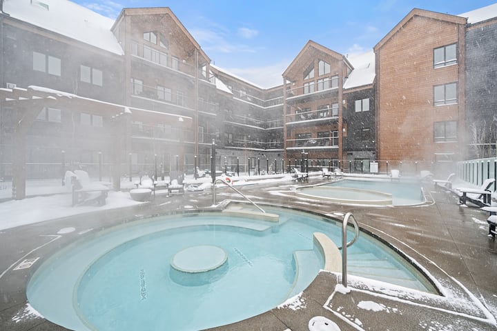 Built 2025 | Pool & Hot Tub | Mountain Views - Canmore