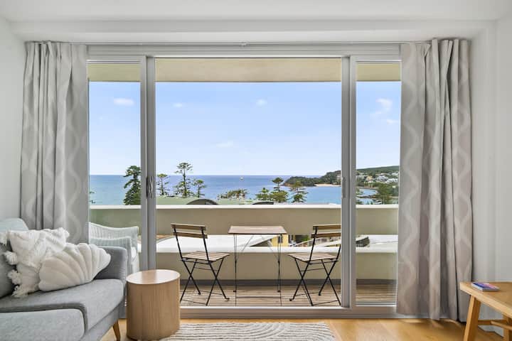 Ocean To Harbour: Luxe Manly Beachfront Escape - Manly