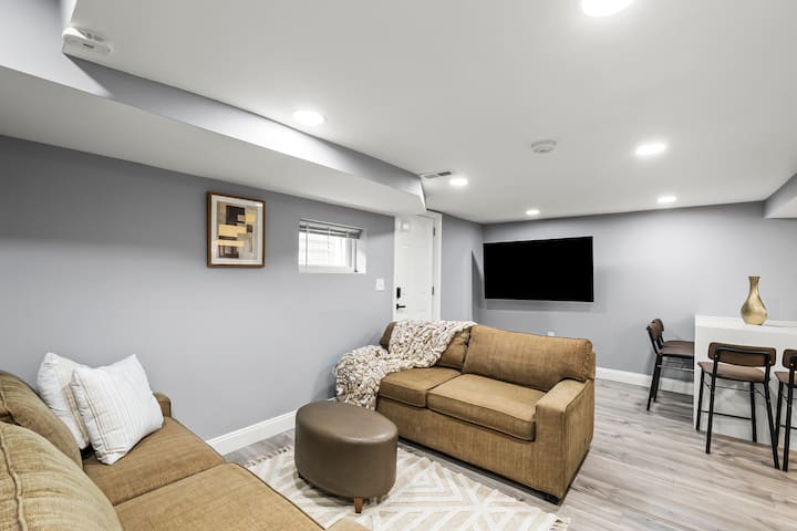 Guest Suite Near Metro W/ev Parking, Sleeps 6 - Largo, MD