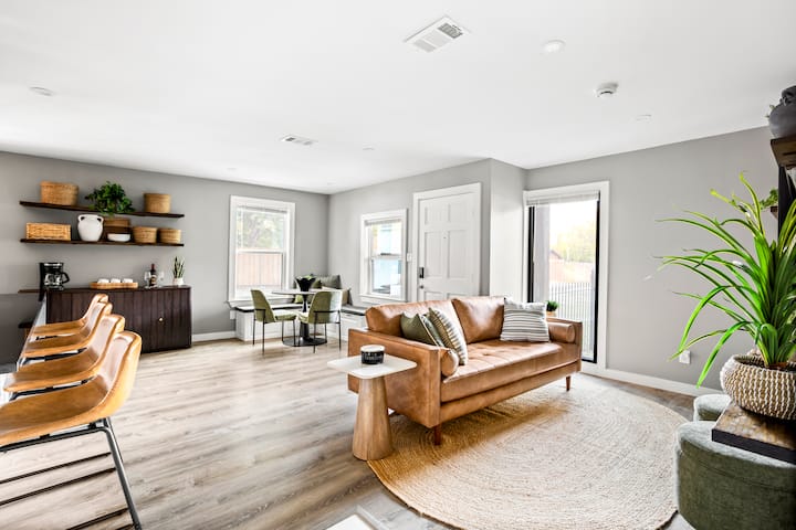 The Cozy Commuter - Lancaster, TX