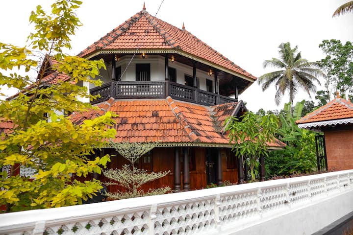 Thampurans Heritage Resort - Thiruvalla