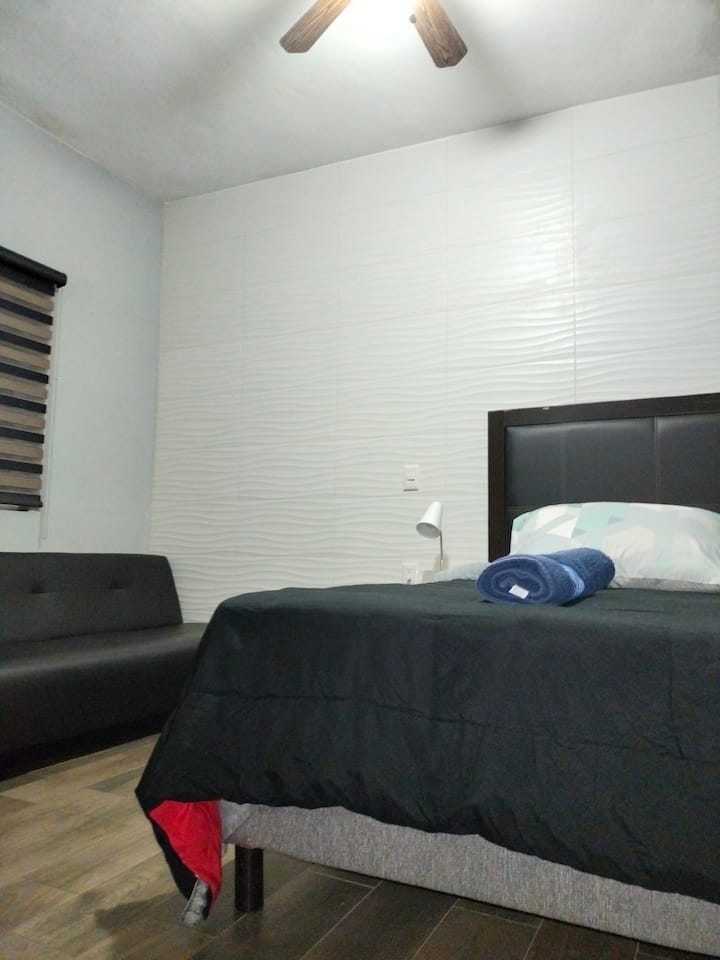 Casa Cómoda: Zona Centro, Imss Y Salida A La Playa - Tepic