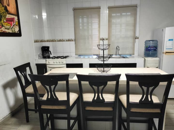 Cómoda Casa, Zona Imss Y Salida A La Playa - Tepic