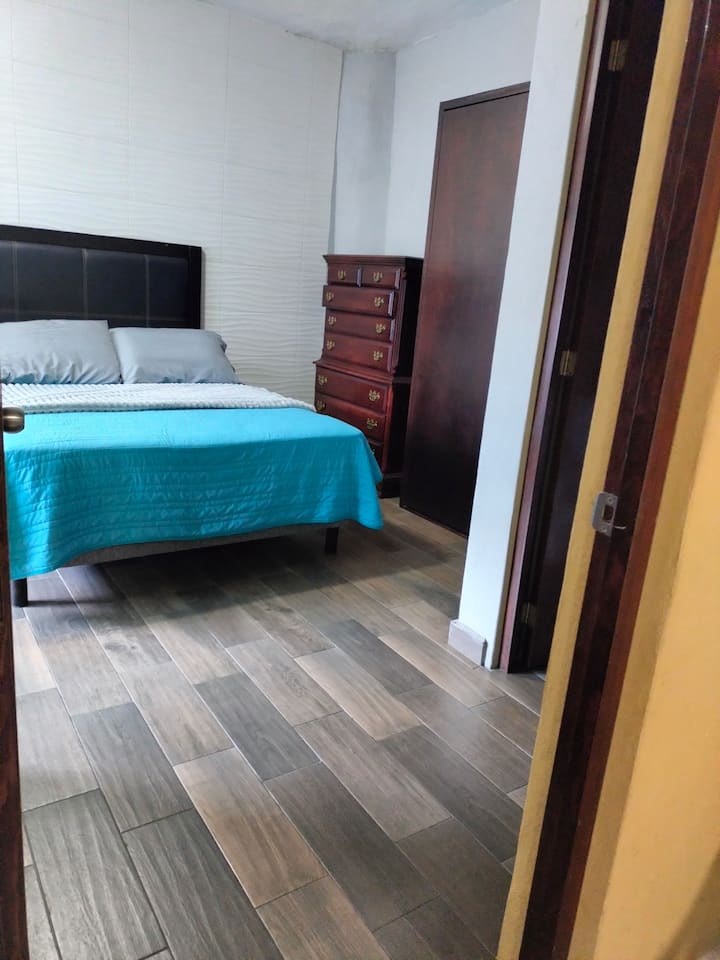 Casa Cómoda: Zona Centro, Imss Y Salida A La Playa - Tepic