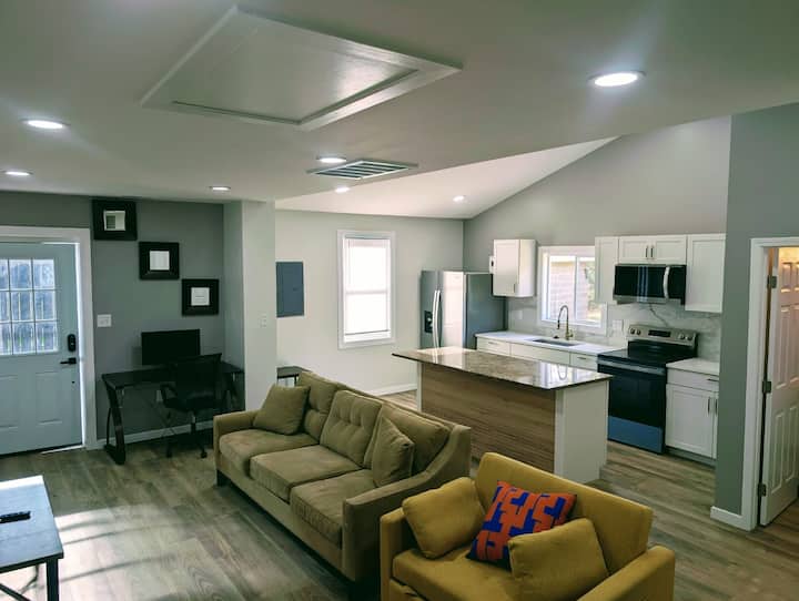 Modern Carriage Home:near Dulles Airport Sleep 8 - Manassas, VA