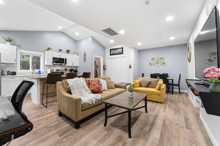 Modern Carriage Home:near Dulles Airport Sleeps 8 - Manassas, VA