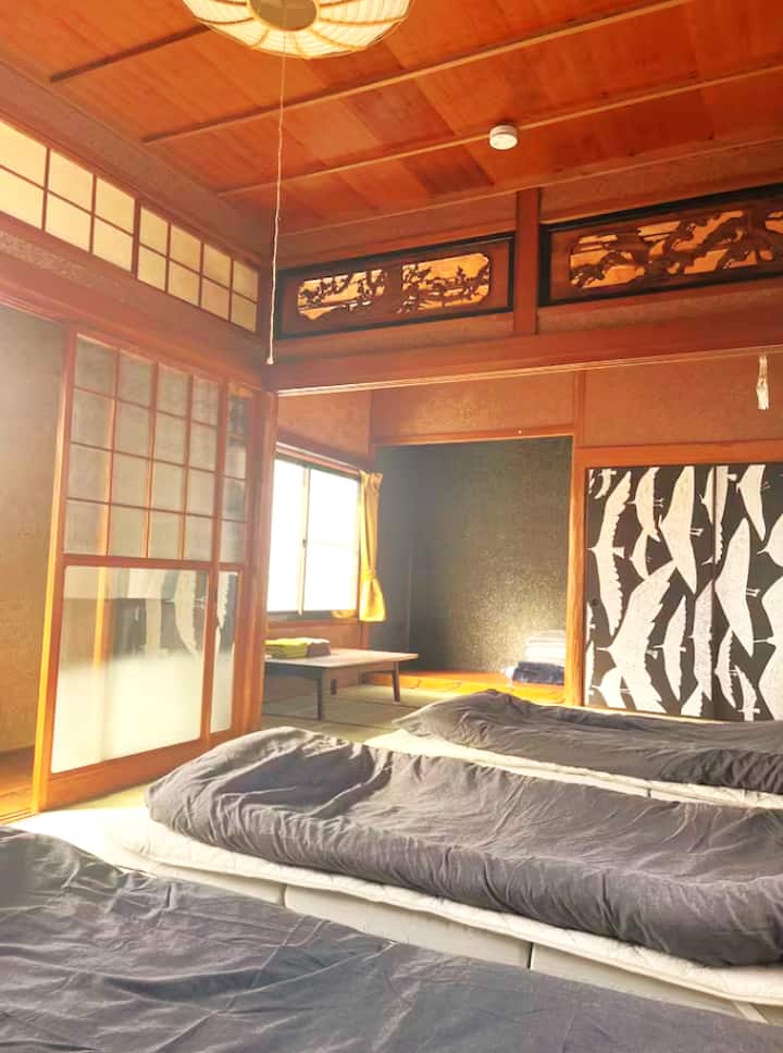 マリーゴールド｜2f・6畳二間の和室（個室貸し）｜昭和カワイイ日本庭園のoniwa・飲食店徒歩圏内 - Chita