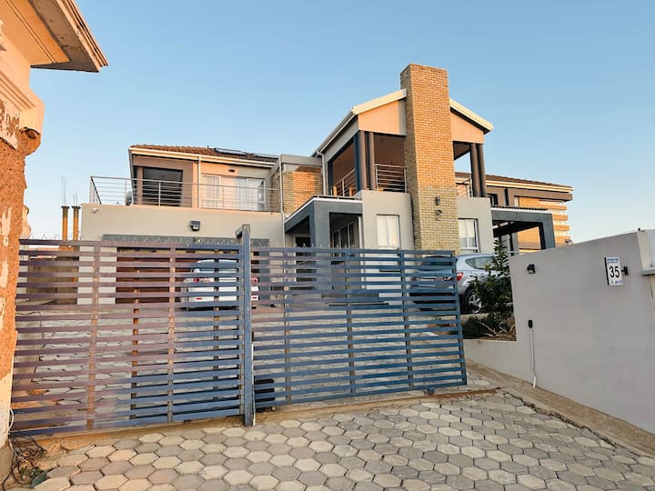 Hilltop Self Catering - Maseru