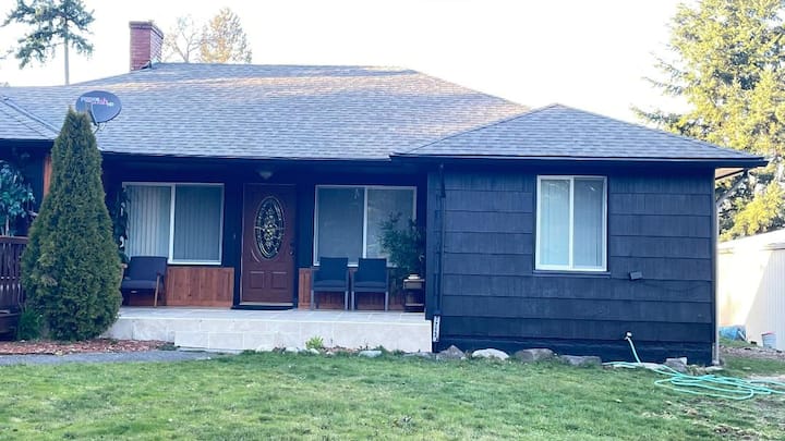 Great Home Two Bedroom Well Located - Mountlake Terrace, WA