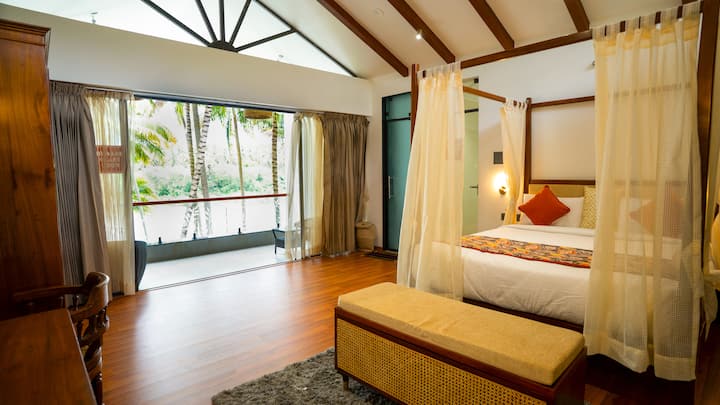 Luxury River View Villa With Private Pool And Lawn - Pollachi