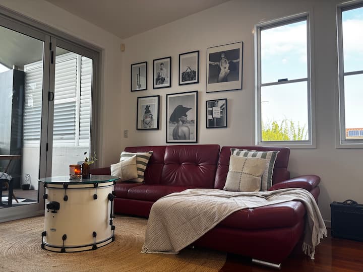 The Durran Lounge - Retro Costal Beach Retreat - Coolangatta