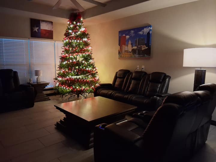 Spacious Home With Beautiful Heated Pool. - ボーモント, TX