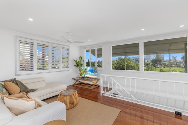 Sun & Sea - 3 Bedroom - Coolangatta