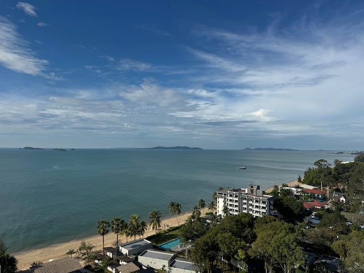 Penny’s Beach Front Condo - Klaeng District