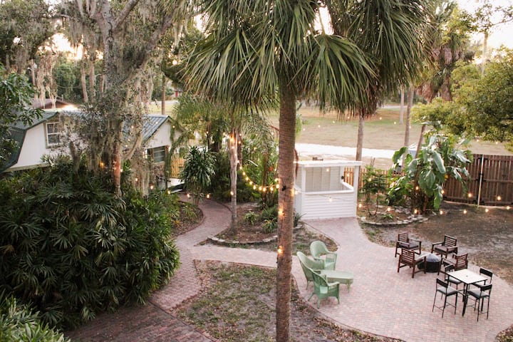 Serene French Country Cottage In Downtown Arcadia - Arcadia, FL