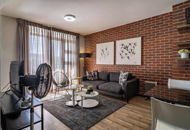 Stylish Unit - 120 
@ The Vantage, Rosebank - Johannesburg