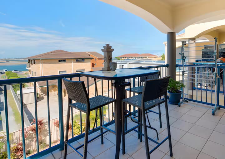 Coastal Serenity With Broadwater Views - Surfers Paradise