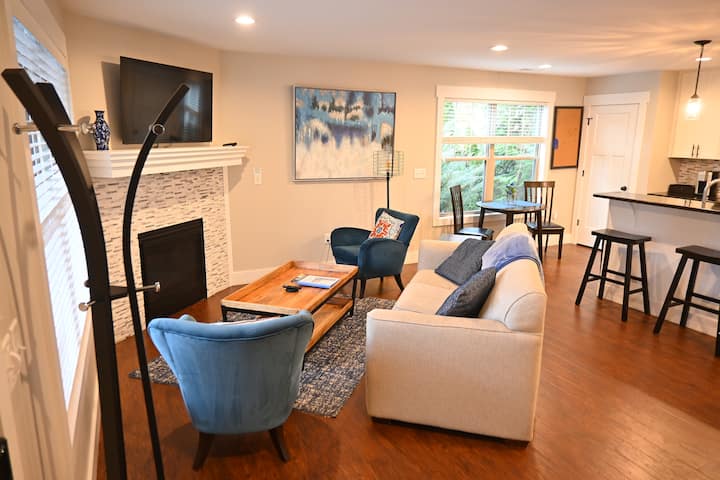 Blue Ridge Modern Luxe 2br/3 Bed W Fp; Asheville - Swannanoa, NC
