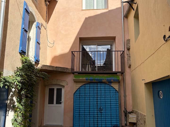 Maison De Village Dans Une Impasse Au Calme. - Pézenas