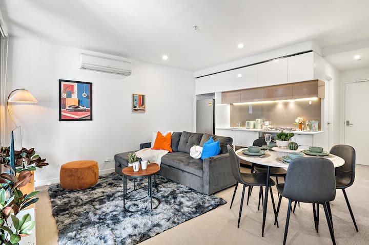 Retro Lounge & Japandi Br In Cbd W/ Pool & Sauna - Melbourne