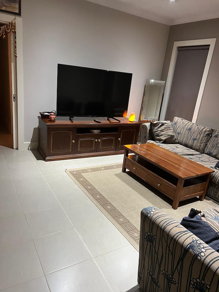 Sunny Private Room For A Comfortable Stay. - Melton