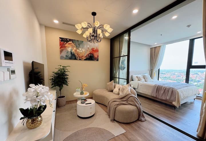 Fami Homestay Ecopark-sunset View Swanlake 1br - China